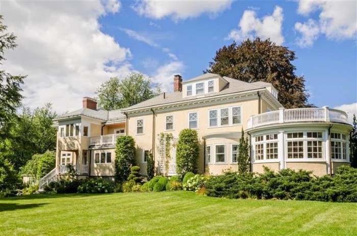 The Man Who Popularized the Ponzi Scheme | TDB Magazine